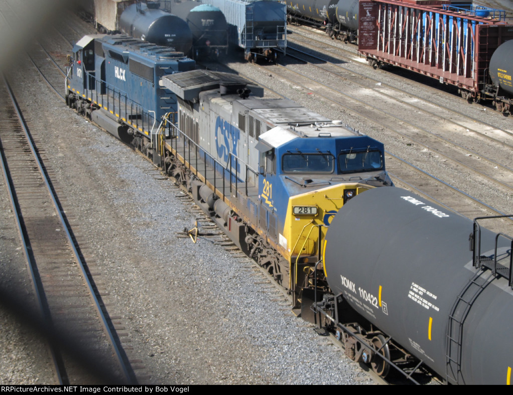 CSX 281 and HLCX 8171